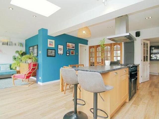 House 4 Bedroom For Sale Pudsey Leeds 400000 ELS98864427