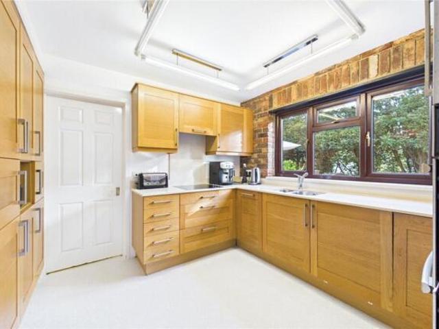 House 4 Bedroom For Sale Reading West Berkshire 650000 ES101025426