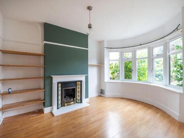 House 4 Bedroom For Sale Redhill Surrey 600000 ES99952182