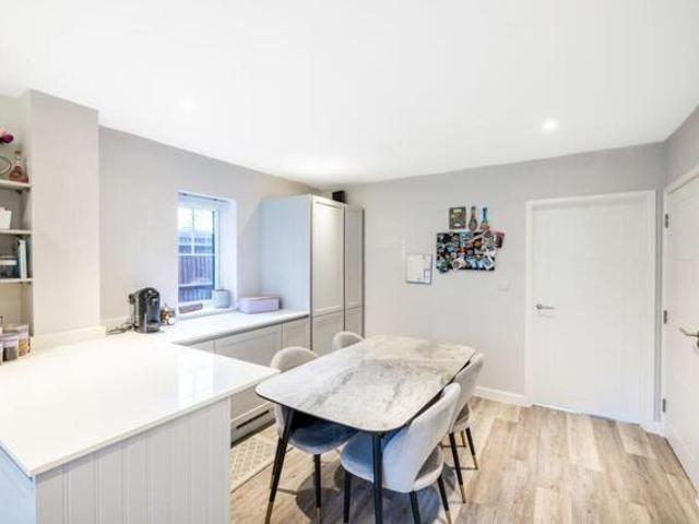 House 4 Bedroom For Sale Redhill Surrey 775000 ES99840316