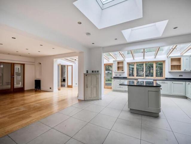 House 4 Bedroom For Sale Redhill Surrey 800000 ES100854904