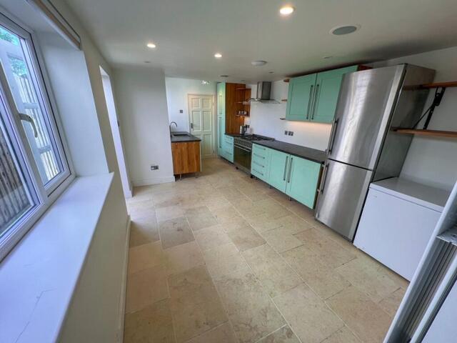 House 4 Bedroom For Sale Richmond Upon Thames Surrey 675000 ES98969274
