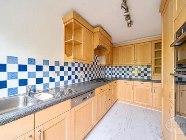 House 4 Bedroom For Sale Woking Surrey 595000 ES101796923