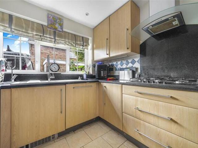 House 4 Bedroom For Sale Woking Surrey 735000 ES101797061