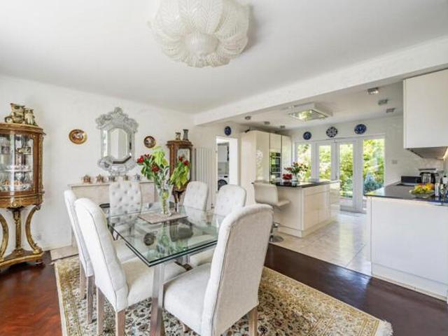 House 4 Bedroom For Sale Woking Surrey 950000 ES98119471