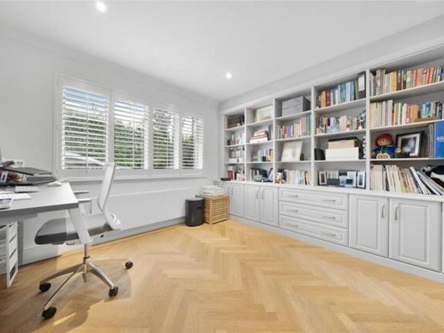 House 4 Bedroom For Sale Woking Surrey 1100000 ELS100614841
