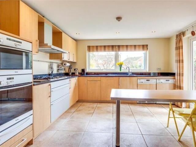 House 4 Bedroom For Sale Woodley Wokingham 850000 ES100649060