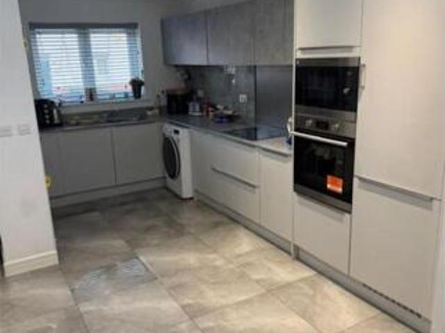 House 4 Bedroom For Sale Wakefield Wakefield 350000 ELS100786513