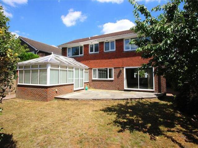 House 4 Bedroom For Sale Walton On Thames Surrey 895000 ES98545788