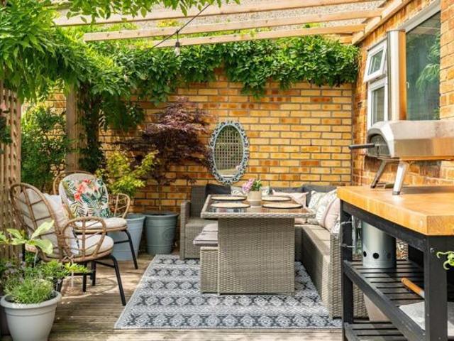 House 4 Bedroom For Sale Ware Hertfordshire 600000 ELS100786876
