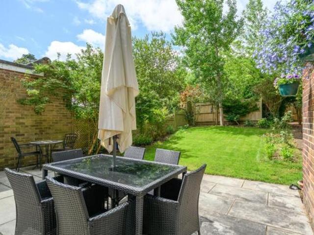 House 4 Bedroom For Sale Weybridge Surrey 585000 ES99642005