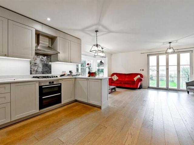 House 4 Bedroom For Sale Windsor Windsor And Maidenhead 850000 ES99204100
