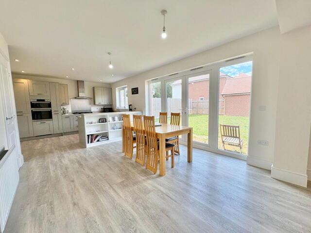 House 4 Bedroom For Sale Tamworth Staffordshire 560000 ELS101168627