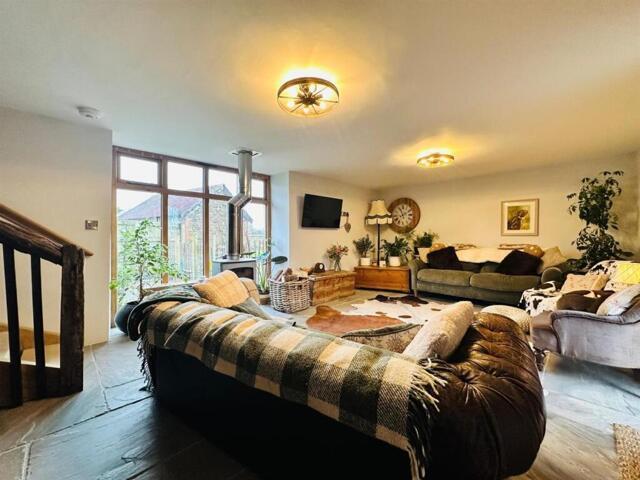 House 4 Bedroom For Sale Tiverton Devon 550000 ELS100024189