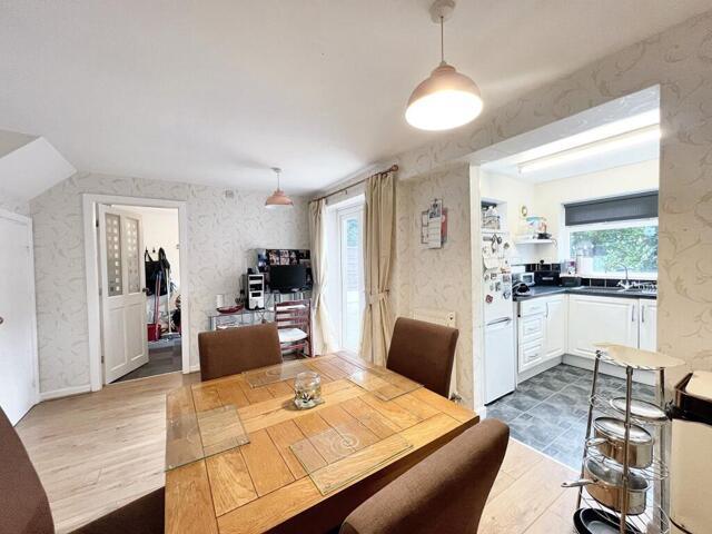 House 4 Bedroom For Sale Trafford Trafford 375000 ES99986361