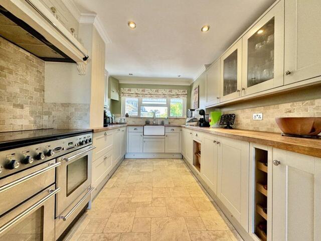 House 4 Bedroom For Sale Yeovil Somerset 365000 ES99840495