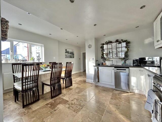 House 4 Bedroom For Sale Yeovil Somerset 460000 ELS100917429