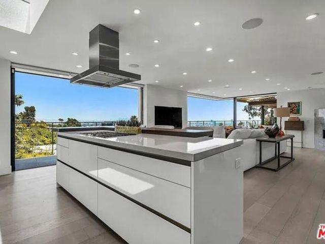 house 4 bedroom, Los Angeles CA 90069 DS88434170