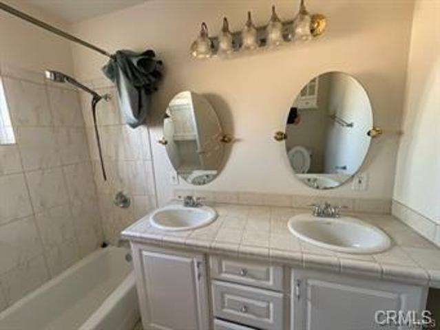 house 4 bedroom, Los Angeles CA 91316 DS89821345