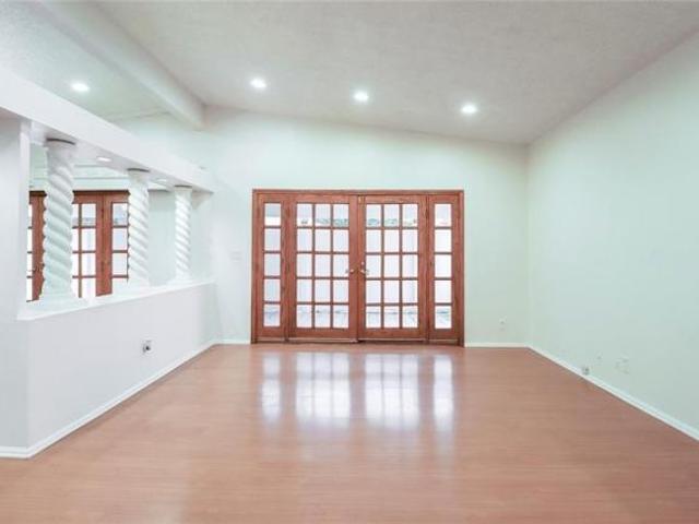 house 4 bedroom, Los Angeles CA 91325 DS88271531