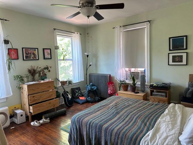 House 50th & Larchwood looking for a 4th person