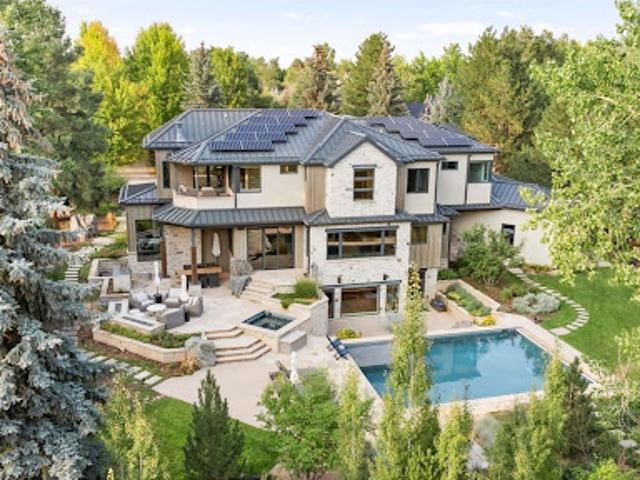 House with pool and terrace