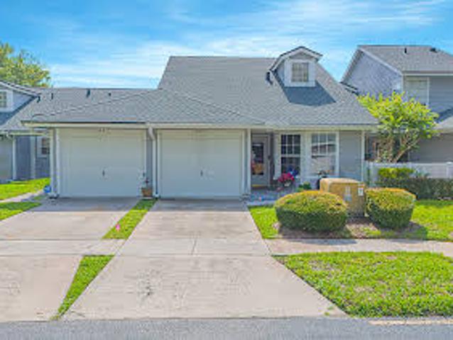 House with pool and garden