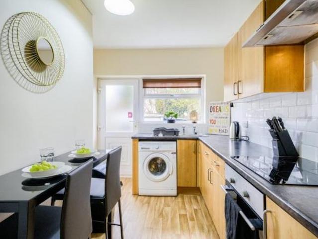 House 5 Bedroom For Rent Coventry Coventry 5700 ELS65827354
