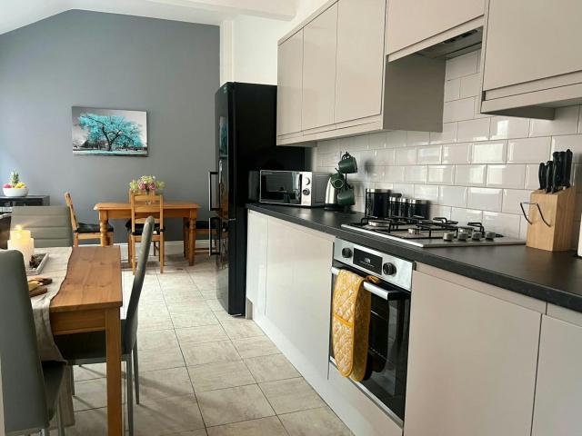 House 5 Bedroom For Rent Coventry Coventry 5970 ELS84460022