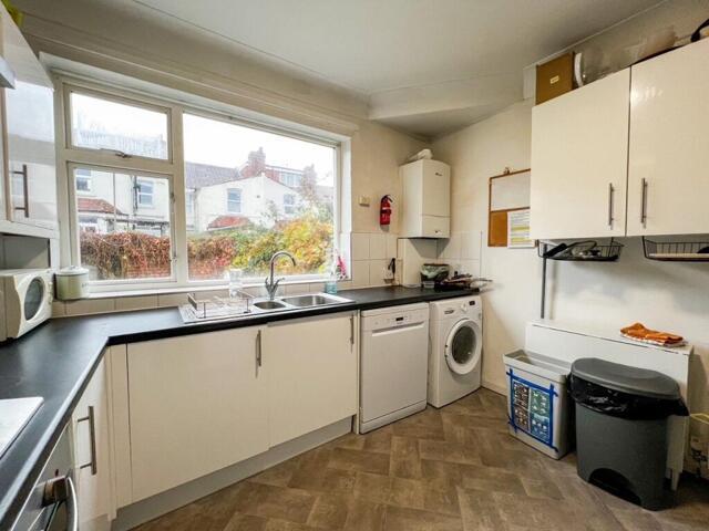 House 5 Bedroom For Rent Fishponds Bristol 3000 ELS100532627