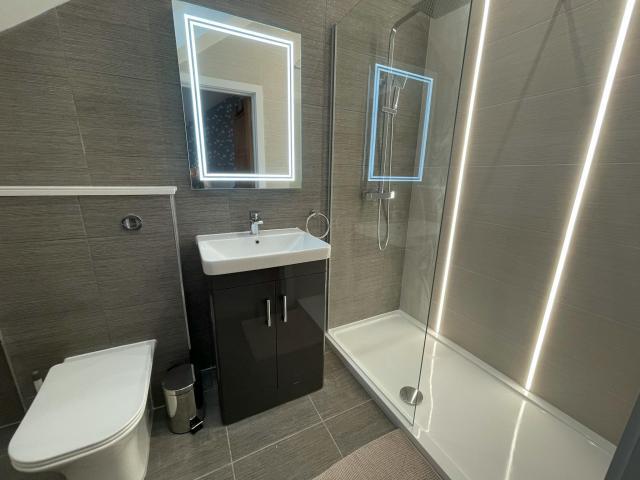 House 5 Bedroom For Rent Hartlebury Hartlebury 5500 ELS87474362