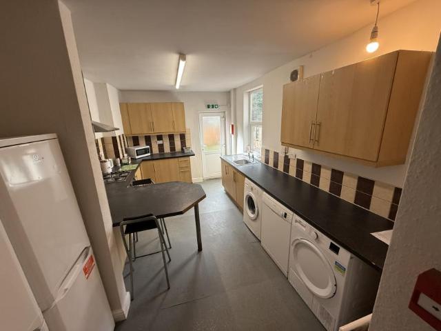 House 5 Bedroom For Rent Lenton East Midlands 1733 ES98286275