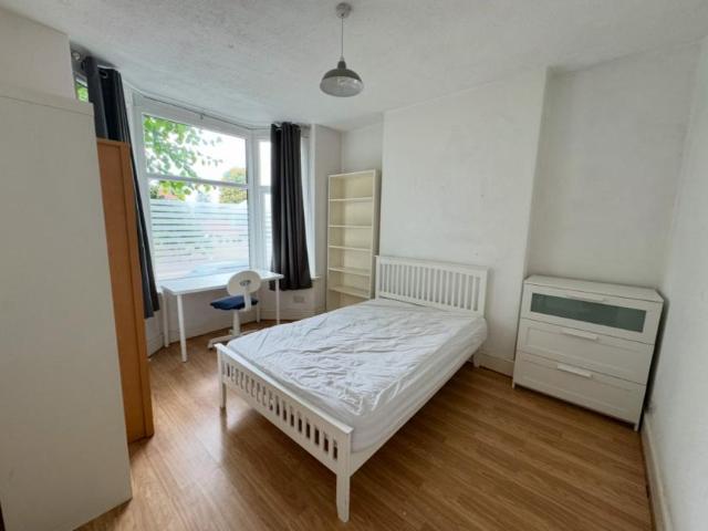 House 5 Bedroom For Rent Lenton East Midlands 2167 ES98286047