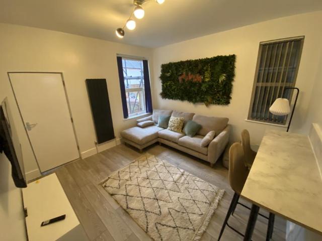 House 5 Bedroom For Rent Lenton East Midlands 2492 ELS98749524