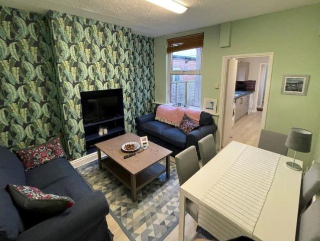 House 5 Bedroom For Rent Lenton East Midlands 2535 ES98286368