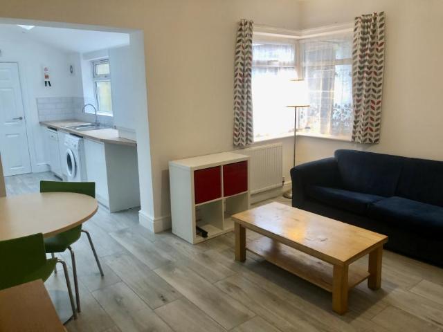 House 5 Bedroom For Rent Lenton East Midlands 3346 ES99508184