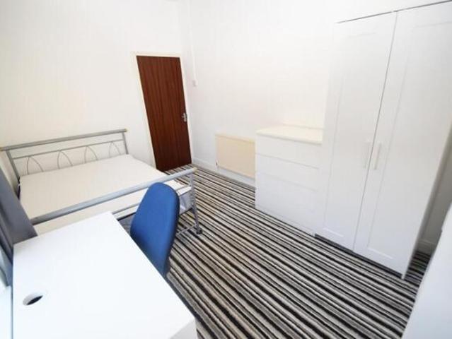 House 5 Bedroom For Rent Stoke On Trent Staffordshire 1603 ES101091576