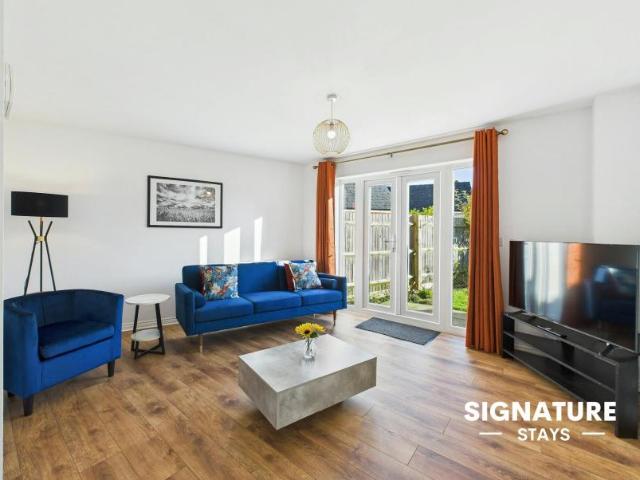 House 5 Bedroom For Rent Prestbury Prestbury 3300 ES95819995