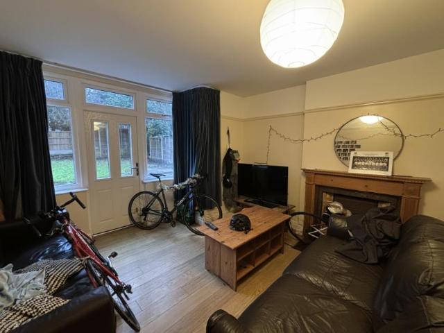 House 5 Bedroom For Rent Wollaton Park East Midlands 2470 ES98286384