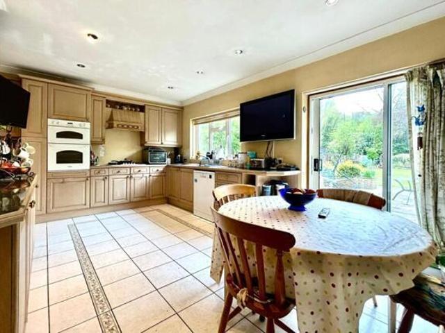 House 5 Bedroom For Sale Camberley Surrey 750000 ES100953474