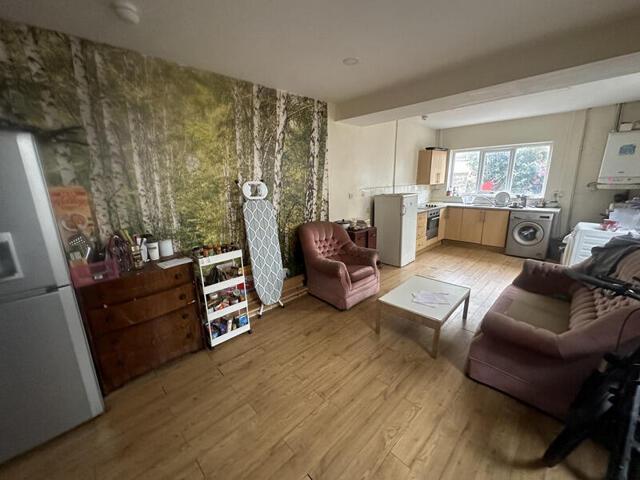 House 5 Bedroom For Sale Cardiff Cardiff 300000 ES100648663