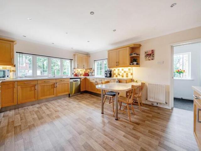 House 5 Bedroom For Sale Chalfont St. Peter Buckinghamshire 1200000 ELS99236978