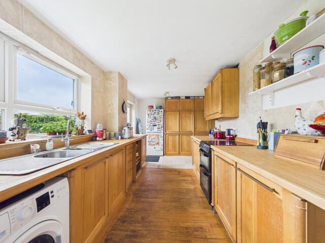 House 5 Bedroom For Sale Chinnor Oxfordshire 550000 ELS99381117