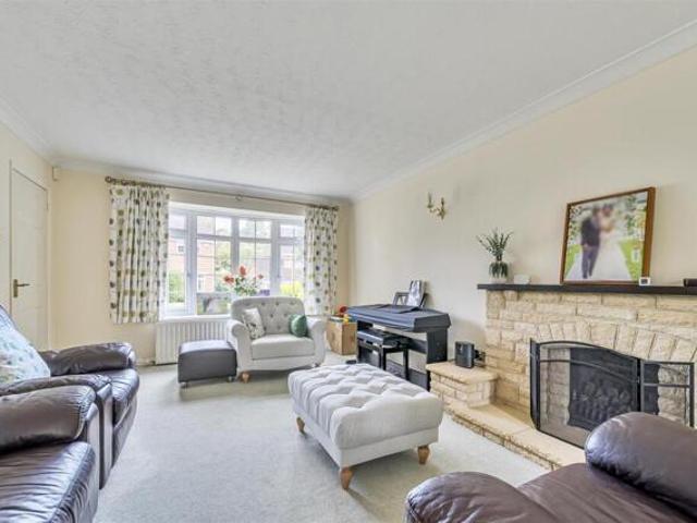 House 5 Bedroom For Sale Crowthorne Wokingham 775000 ELS100502960