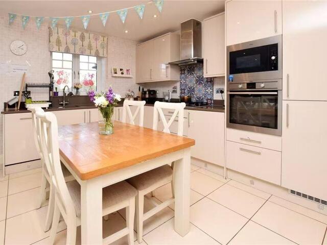 House 5 Bedroom For Sale Bushey Hertfordshire 1100000 ES100917637