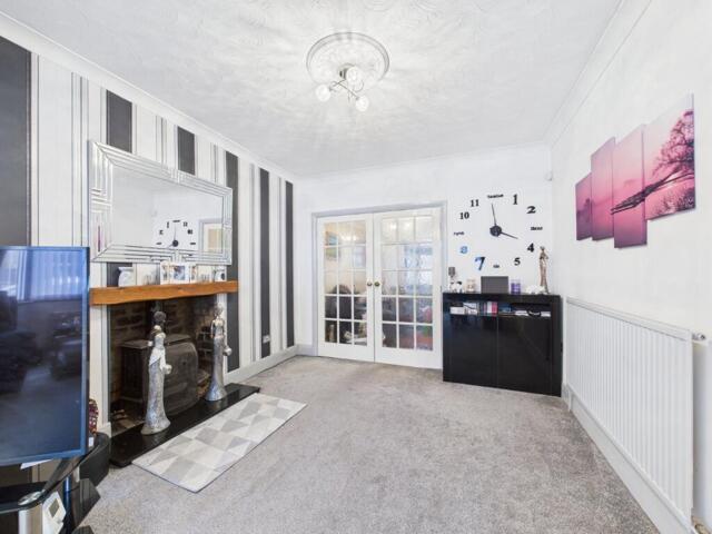 House 5 Bedroom For Sale Gloucester Gloucestershire 450000 ES99130385