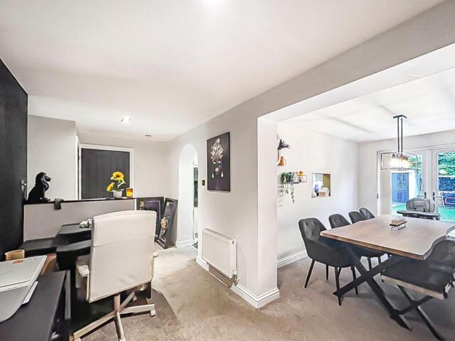 House 5 Bedroom For Sale Gloucestershire Gloucestershire 325000 ES100263215