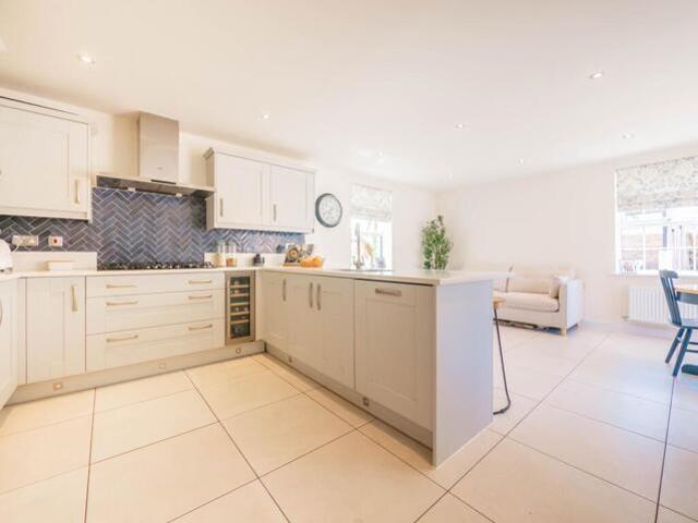 House 5 Bedroom For Sale Essex Essex 800000 ES101379022
