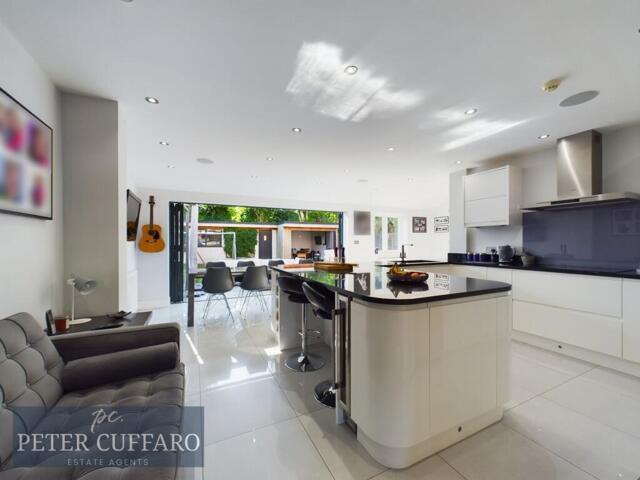 House 5 Bedroom For Sale Hertfordshire Hertfordshire 800000 ES101678593