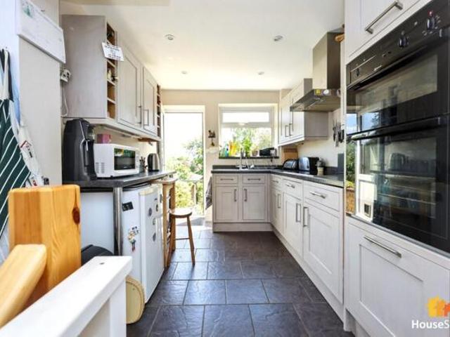 House 5 Bedroom For Sale High Wycombe Buckinghamshire 550000 ELS100615035